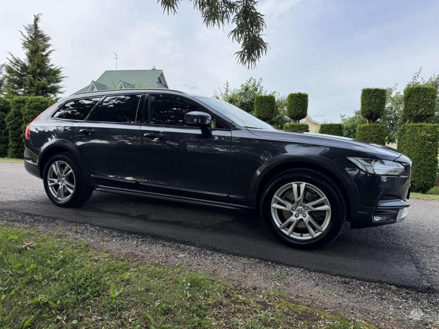 Pelēks Volvo V90 2018 Alīta, ar dzinēja tilpumu 2.00 L un nobraukumu 282 tūkst. km par 16900 €, foto 1 vietnē AUTOMOTO.COM.LV