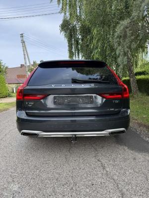 Pelēks Volvo V90 2018 Alīta, ar dzinēja tilpumu 2.00 L un nobraukumu 282 tūkst. km par 16900 €, foto 10 vietnē AUTOMOTO.COM.LV