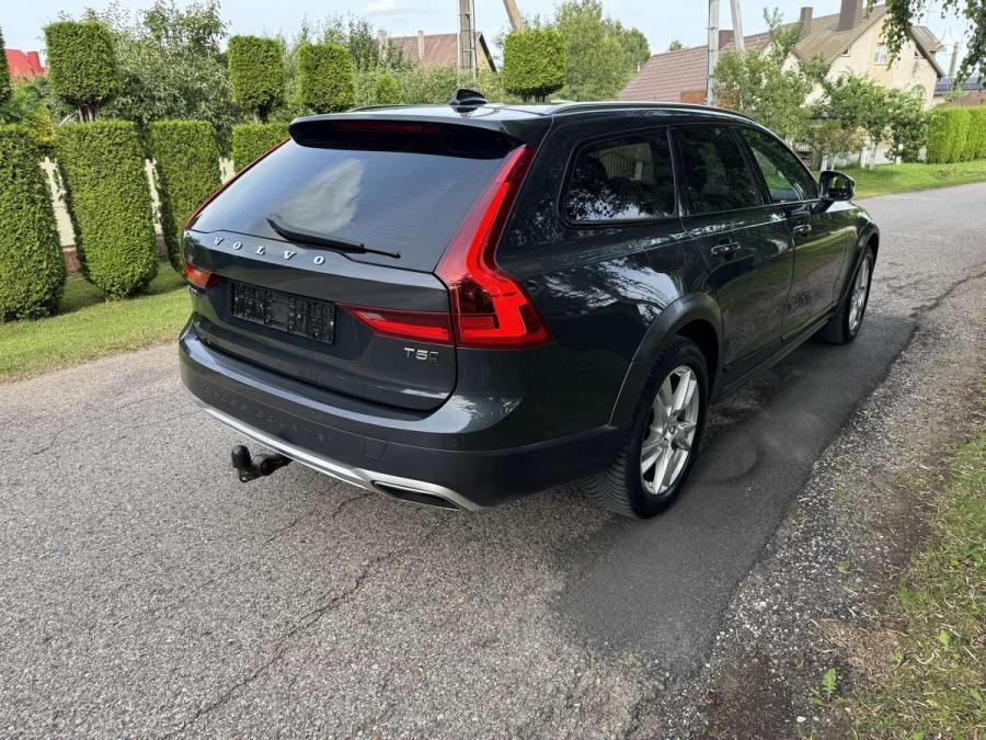 Pelēks Volvo V90 2018 Alīta, ar dzinēja tilpumu 2.00 L un nobraukumu 282 tūkst. km par 16900 €, foto 12 vietnē AUTOMOTO.COM.LV