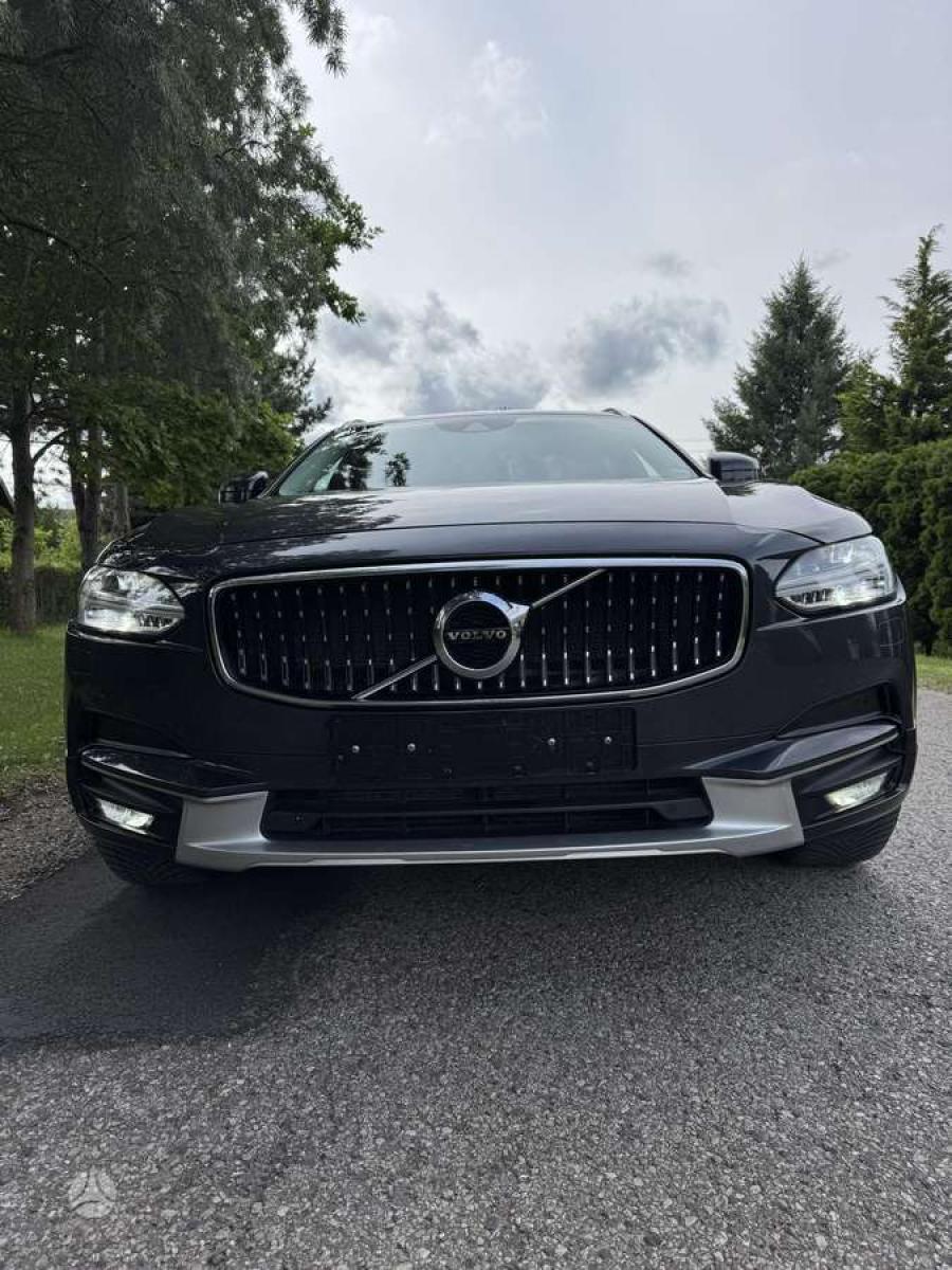Pelēks Volvo V90 2018 Alīta, ar dzinēja tilpumu 2.00 L un nobraukumu 282 tūkst. km par 16900 €, foto 17 vietnē AUTOMOTO.COM.LV