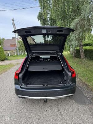 Pelēks Volvo V90 2018 Alīta, ar dzinēja tilpumu 2.00 L un nobraukumu 282 tūkst. km par 16900 €, foto 22 vietnē AUTOMOTO.COM.LV
