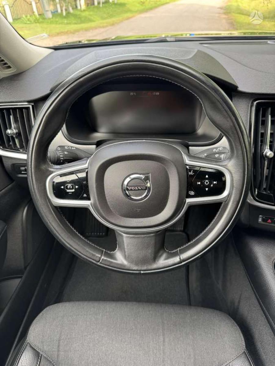 Pelēks Volvo V90 2018 Alīta, ar dzinēja tilpumu 2.00 L un nobraukumu 282 tūkst. km par 16900 €, foto 27 vietnē AUTOMOTO.COM.LV