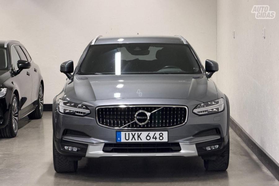 Grey Volvo V90 2019 in Kaunas, with an engine capacity of 0.00 L and mileage of 95 thousand km for 36186 €, photo 2 on AUTOMOTO.COM.LV