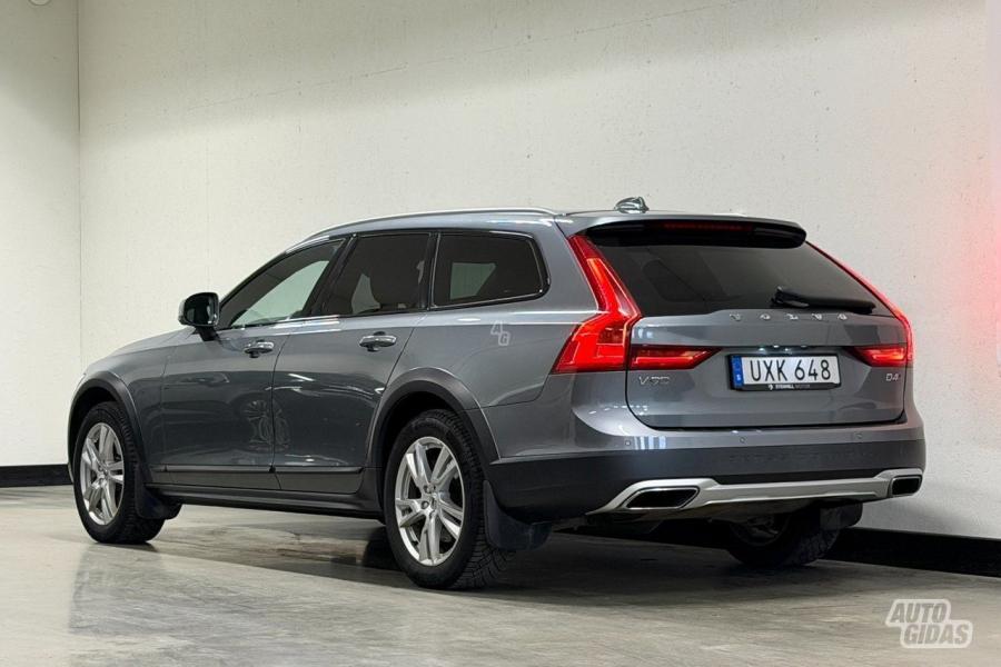 Grey Volvo V90 2019 in Kaunas, with an engine capacity of 0.00 L and mileage of 95 thousand km for 36186 €, photo 19 on AUTOMOTO.COM.LV