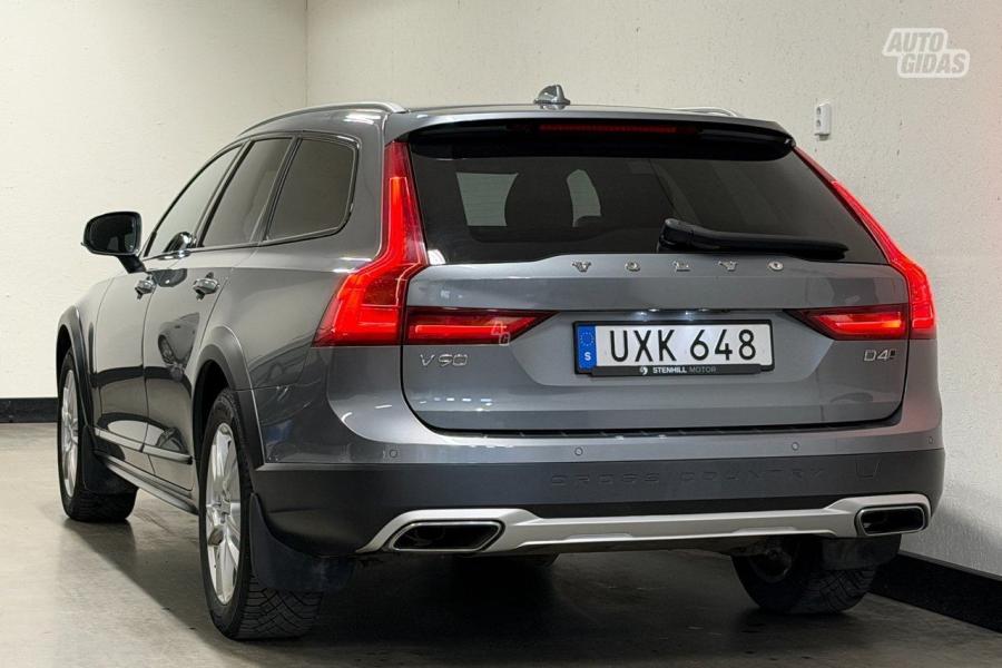 Grey Volvo V90 2019 in Kaunas, with an engine capacity of 0.00 L and mileage of 95 thousand km for 36186 €, photo 20 on AUTOMOTO.COM.LV