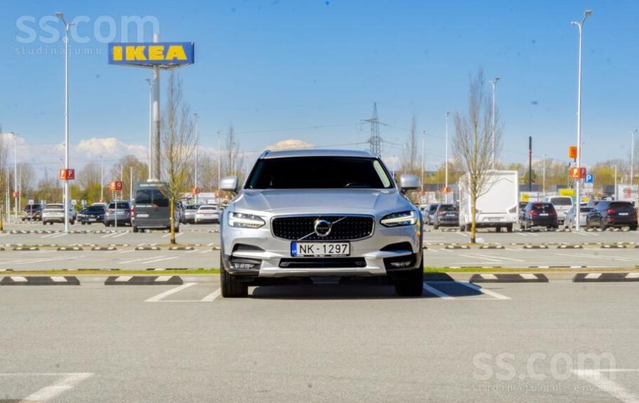 Pelēks Volvo V90 2020 Rīga, ar dzinēja tilpumu 2.00 L un nobraukumu 252 tūkst. km par 18590 €, foto 4 vietnē AUTOMOTO.COM.LV