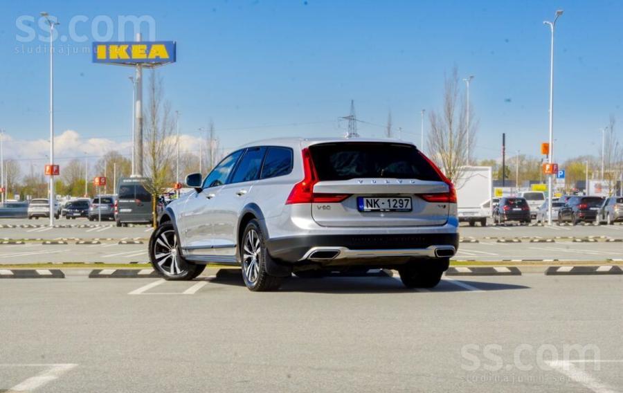 Pelēks Volvo V90 2020 Rīga, ar dzinēja tilpumu 2.00 L un nobraukumu 252 tūkst. km par 18590 €, foto 8 vietnē AUTOMOTO.COM.LV