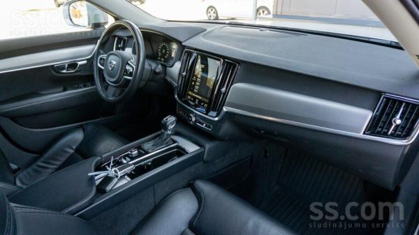 Grey Volvo V90 2020 in Riga, with an engine capacity of 2.00 L and mileage of 252 thousand km for 18590 €, photo 10 on AUTOMOTO.COM.LV