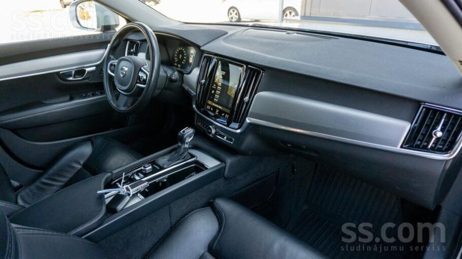 Pelēks Volvo V90 2020 Rīga, ar dzinēja tilpumu 2.00 L un nobraukumu 252 tūkst. km par 18590 €, foto 11 vietnē AUTOMOTO.COM.LV