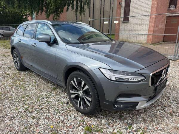 Grey Volvo V90 2020 in Klaipeda, with an engine capacity of 1.97 L and mileage of 360 thousand km for 13310 €, photo 5 on AUTOMOTO.COM.LV