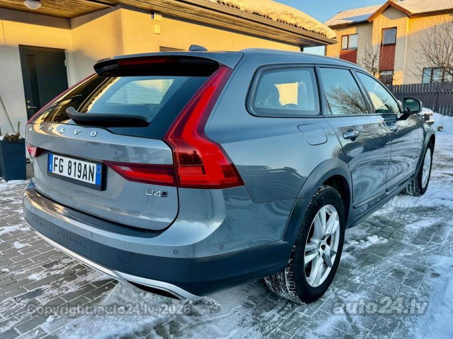 Grey Volvo V90 2018 in Tallinn, with an engine capacity of 2.00 L and mileage of 171 thousand km for 18499 €, photo 6 on AUTOMOTO.COM.LV