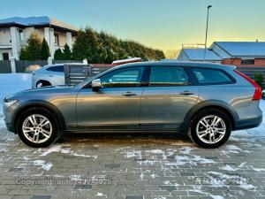 Grey Volvo V90 2018 in Tallinn, with an engine capacity of 2.00 L and mileage of 171 thousand km for 18499 €, photo 8 on AUTOMOTO.COM.LV
