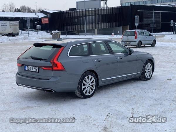 Pelēks Volvo V90 2016 Tallina, ar dzinēja tilpumu 2.00 L un nobraukumu 394 tūkst. km par 12990 €, foto 3 vietnē AUTOMOTO.COM.LV