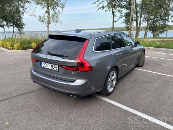Grey Volvo V90 2016 in Daugavpils, with an engine capacity of 2.00 L and mileage of 318 thousand km for 16380 €, photo 3 on AUTOMOTO.COM.LV