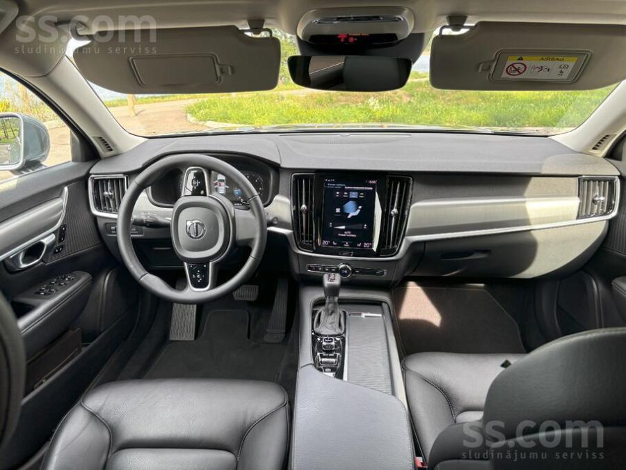 Grey Volvo V90 2016 in Daugavpils, with an engine capacity of 2.00 L and mileage of 318 thousand km for 16380 €, photo 5 on AUTOMOTO.COM.LV