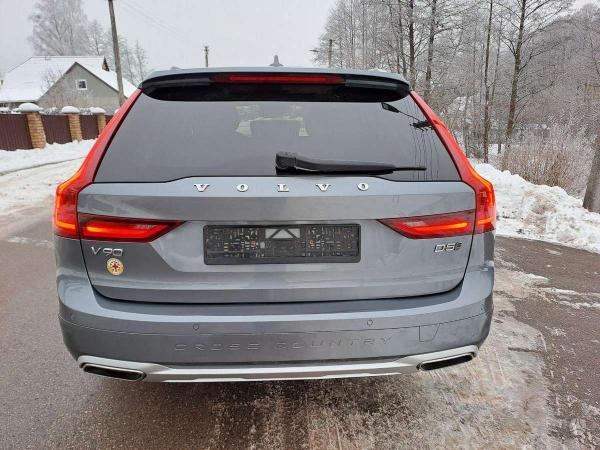 Grey Volvo V90 2016 in Prienai, with an engine capacity of 2.00 L and mileage of 231 thousand km for 17300 €, photo 5 on AUTOMOTO.COM.LV