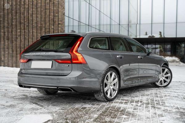 Grey Volvo V90 2016 in Vilnius, with an engine capacity of 2.00 L and mileage of 243 thousand km for 14900 €, photo 1 on AUTOMOTO.COM.LV