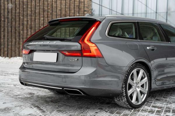 Grey Volvo V90 2016 in Vilnius, with an engine capacity of 2.00 L and mileage of 243 thousand km for 14900 €, photo 6 on AUTOMOTO.COM.LV