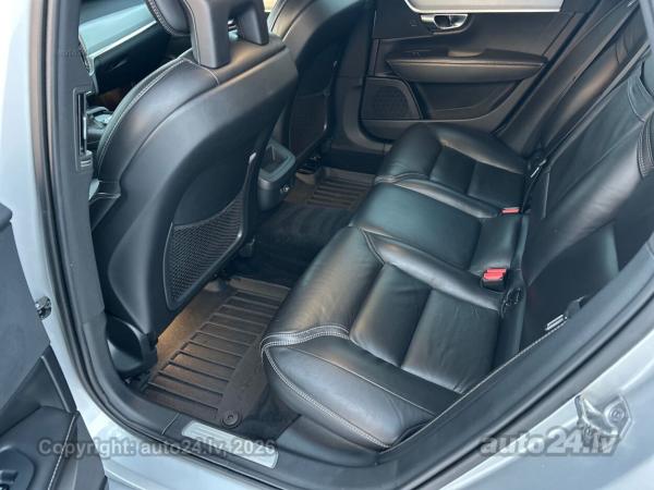 Pelēks Volvo V90 2016 Veru, ar dzinēja tilpumu 2.00 L un nobraukumu 290 tūkst. km par 13990 €, foto 10 vietnē AUTOMOTO.COM.LV