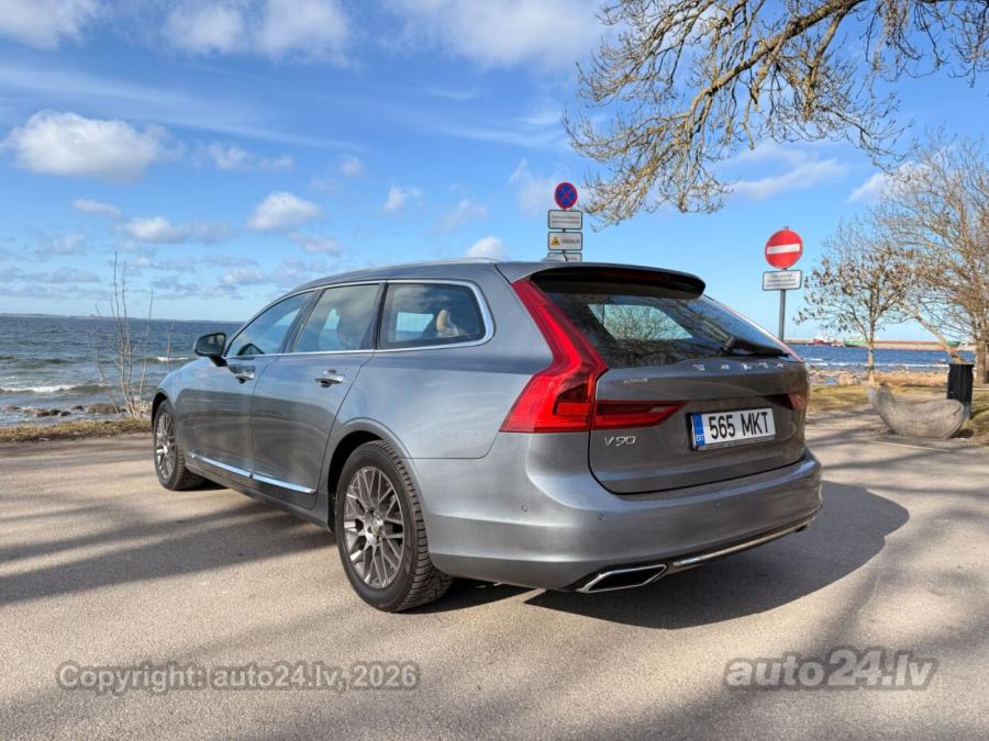 Pelēks Volvo V90 2016 Tallina, ar dzinēja tilpumu 2.00 L un nobraukumu 326 tūkst. km par 15000 €, foto 7 vietnē AUTOMOTO.COM.LV