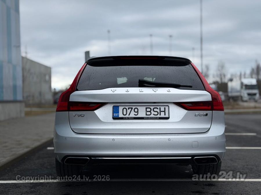 Pelēks Volvo V90 2016 Tallina, ar dzinēja tilpumu 2.00 L un nobraukumu 191 tūkst. km par 22700 €, foto 10 vietnē AUTOMOTO.COM.LV