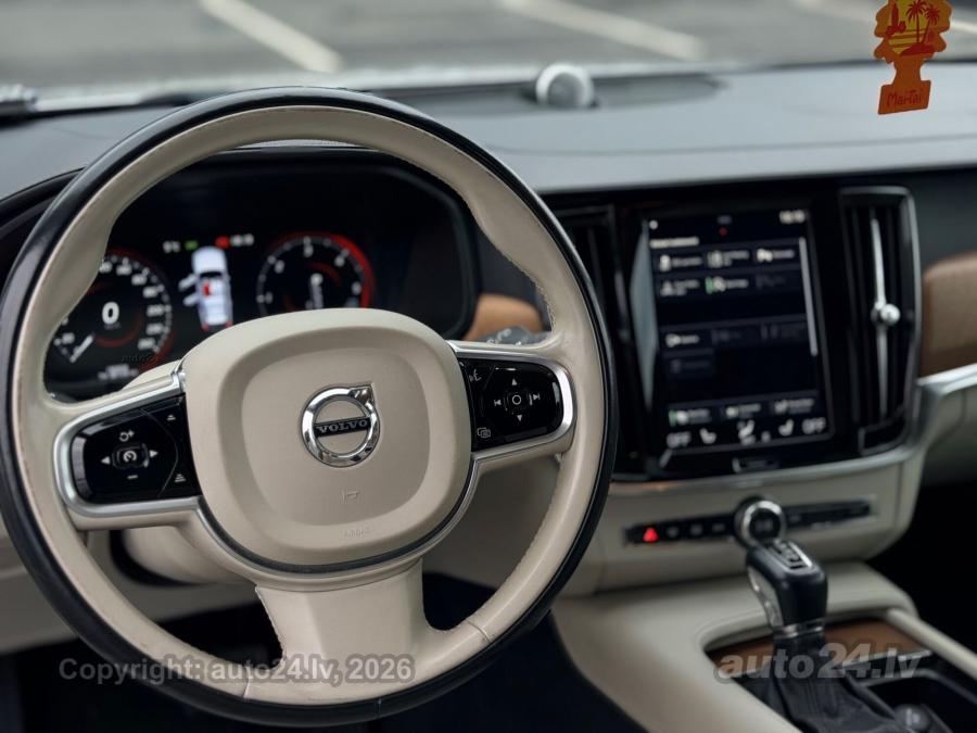 Pelēks Volvo V90 2016 Tallina, ar dzinēja tilpumu 2.00 L un nobraukumu 191 tūkst. km par 22700 €, foto 12 vietnē AUTOMOTO.COM.LV