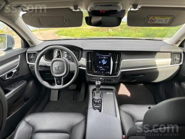 Grey Volvo V90 2016 in Daugavpils, with an engine capacity of 2.00 L and mileage of 321 thousand km for 15480 €, photo 5 on AUTOMOTO.COM.LV