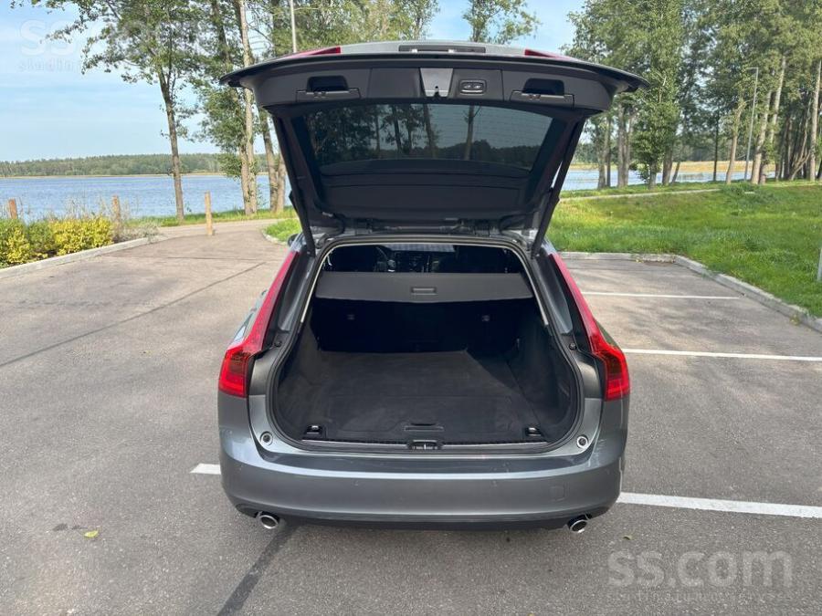 Pelēks Volvo V90 2016 Daugavpils, ar dzinēja tilpumu 2.00 L un nobraukumu 321 tūkst. km par 15480 €, foto 8 vietnē AUTOMOTO.COM.LV