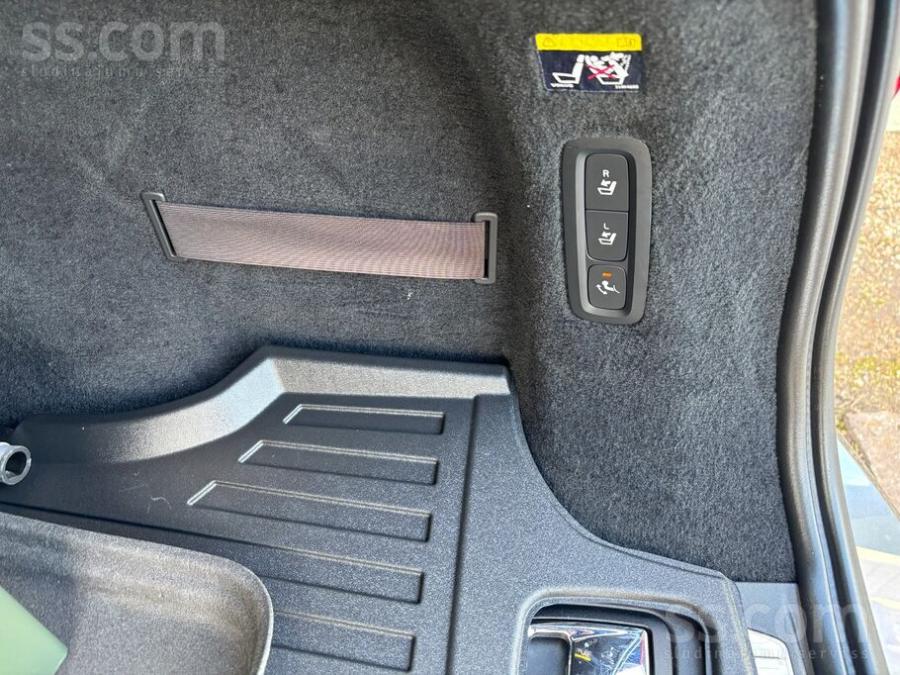 Pelēks Volvo V90 2016 Daugavpils, ar dzinēja tilpumu 2.00 L un nobraukumu 321 tūkst. km par 15480 €, foto 12 vietnē AUTOMOTO.COM.LV
