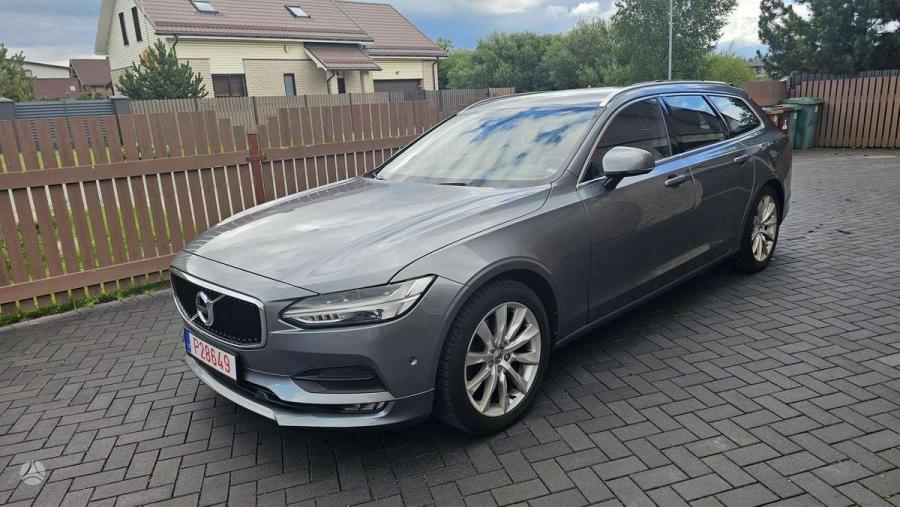 Grey Volvo V90 2016 in Panevezys, with an engine capacity of 2.00 L and mileage of 335 thousand km for 11500 €, photo 4 on AUTOMOTO.COM.LV