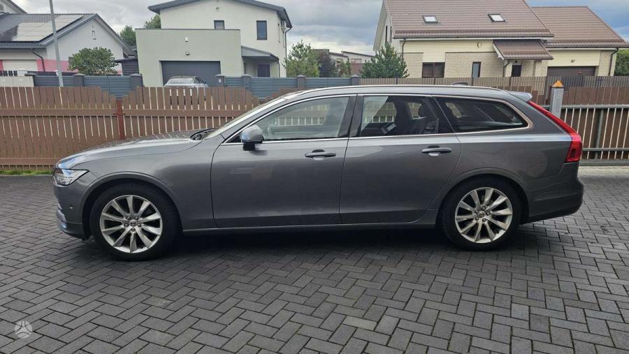 Grey Volvo V90 2016 in Panevezys, with an engine capacity of 2.00 L and mileage of 335 thousand km for 11500 €, photo 5 on AUTOMOTO.COM.LV