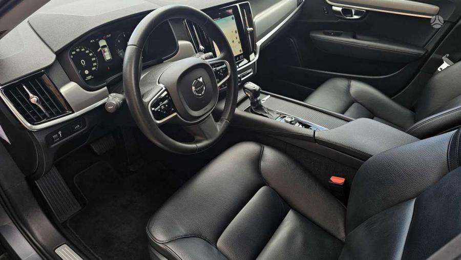 Grey Volvo V90 2016 in Panevezys, with an engine capacity of 2.00 L and mileage of 335 thousand km for 11500 €, photo 12 on AUTOMOTO.COM.LV