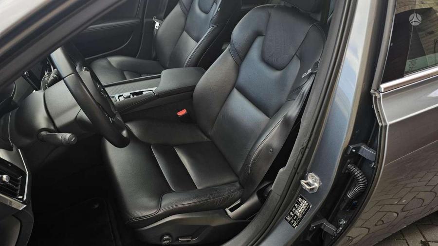 Grey Volvo V90 2016 in Panevezys, with an engine capacity of 2.00 L and mileage of 335 thousand km for 11500 €, photo 13 on AUTOMOTO.COM.LV