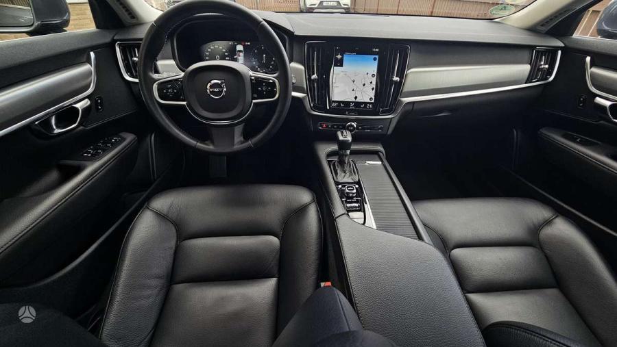 Grey Volvo V90 2016 in Panevezys, with an engine capacity of 2.00 L and mileage of 335 thousand km for 11500 €, photo 15 on AUTOMOTO.COM.LV
