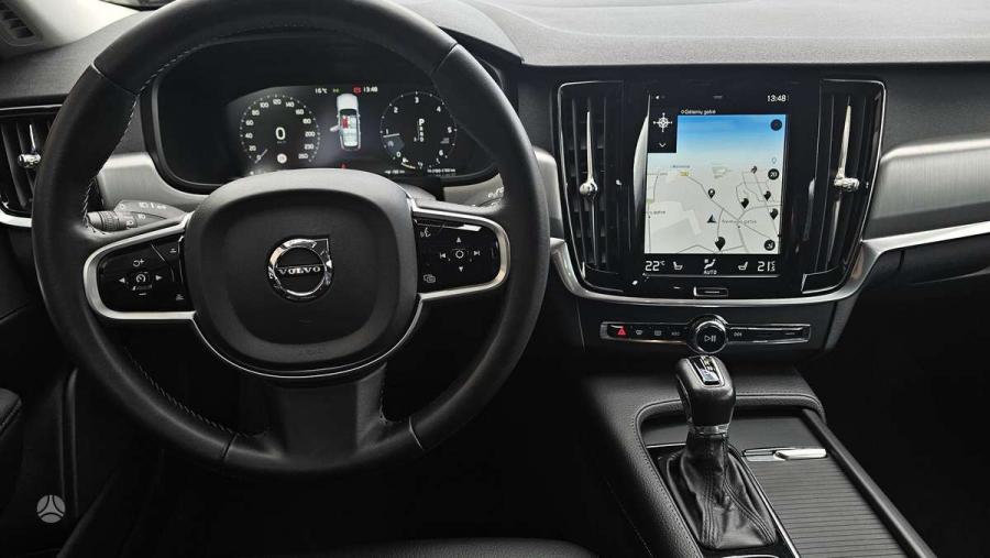 Grey Volvo V90 2016 in Panevezys, with an engine capacity of 2.00 L and mileage of 335 thousand km for 11500 €, photo 21 on AUTOMOTO.COM.LV