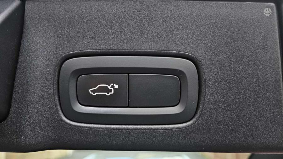 Grey Volvo V90 2016 in Panevezys, with an engine capacity of 2.00 L and mileage of 335 thousand km for 11500 €, photo 23 on AUTOMOTO.COM.LV