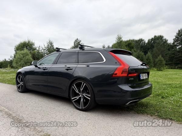 Pelēks Volvo V90 2016 Tallina, ar dzinēja tilpumu 2.00 L un nobraukumu 256 tūkst. km par 17900 €, foto 7 vietnē AUTOMOTO.COM.LV