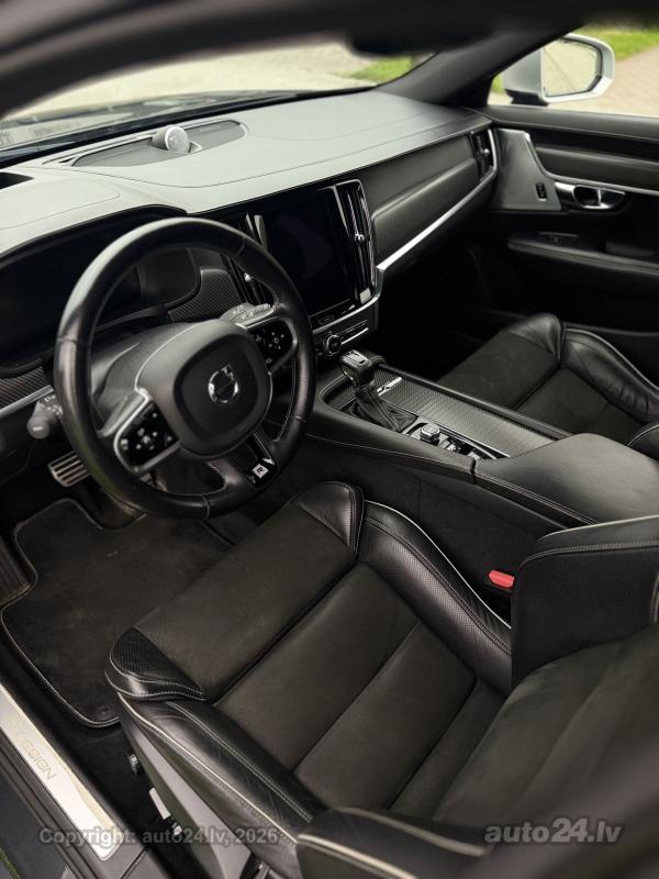 Pelēks Volvo V90 2016 Tallina, ar dzinēja tilpumu 2.00 L un nobraukumu 256 tūkst. km par 17900 €, foto 9 vietnē AUTOMOTO.COM.LV