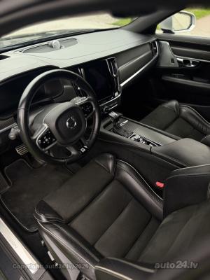 Pelēks Volvo V90 2016 Tallina, ar dzinēja tilpumu 2.00 L un nobraukumu 256 tūkst. km par 17900 €, foto 9 vietnē AUTOMOTO.COM.LV