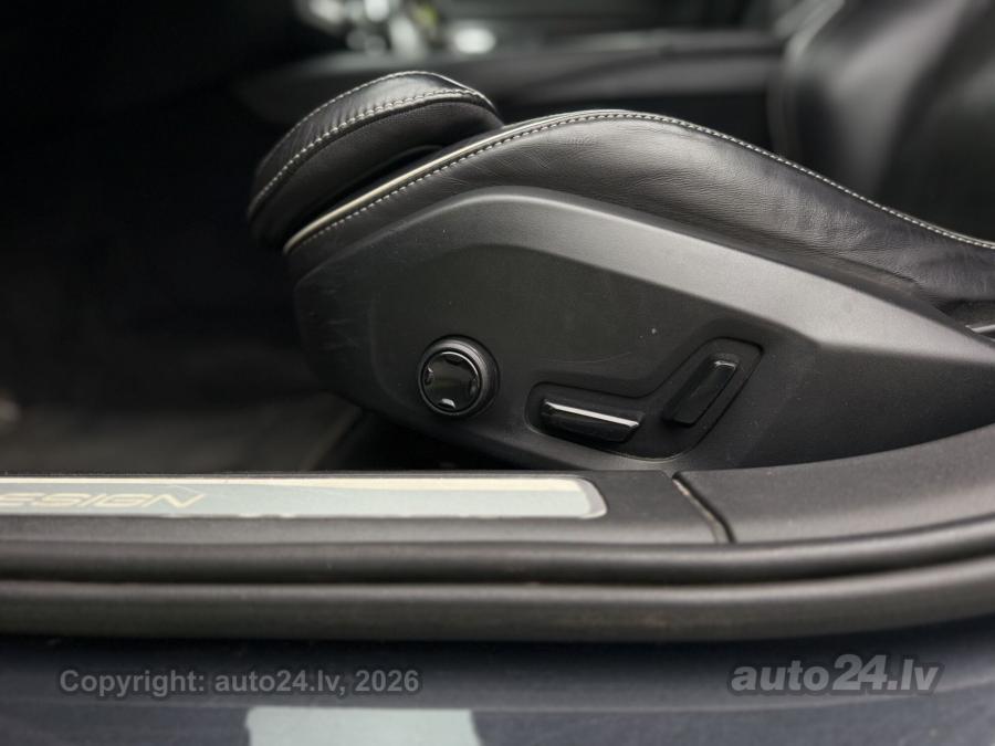 Pelēks Volvo V90 2016 Tallina, ar dzinēja tilpumu 2.00 L un nobraukumu 256 tūkst. km par 17900 €, foto 11 vietnē AUTOMOTO.COM.LV