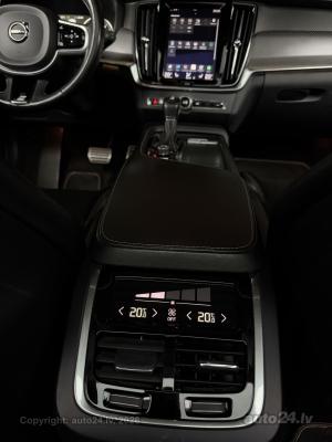 Pelēks Volvo V90 2016 Tallina, ar dzinēja tilpumu 2.00 L un nobraukumu 256 tūkst. km par 17900 €, foto 12 vietnē AUTOMOTO.COM.LV
