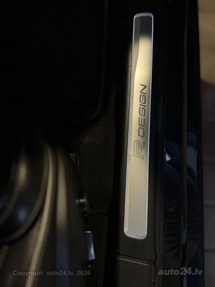Pelēks Volvo V90 2016 Tallina, ar dzinēja tilpumu 2.00 L un nobraukumu 256 tūkst. km par 17900 €, foto 14 vietnē AUTOMOTO.COM.LV