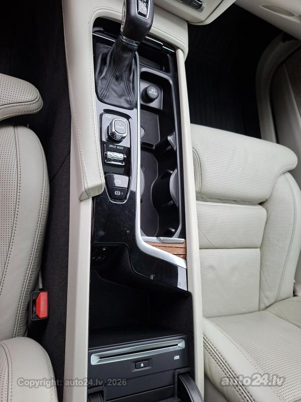 Grey Volvo V90 2016 in Parnu, with an engine capacity of 2.00 L and mileage of 189 thousand km for 17500 €, photo 8 on AUTOMOTO.COM.LV