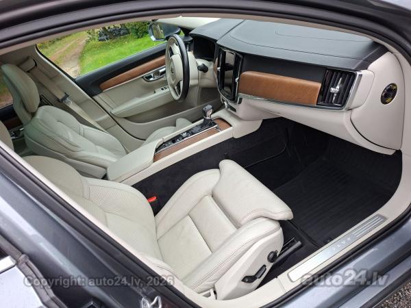 Grey Volvo V90 2016 in Parnu, with an engine capacity of 2.00 L and mileage of 189 thousand km for 17500 €, photo 11 on AUTOMOTO.COM.LV
