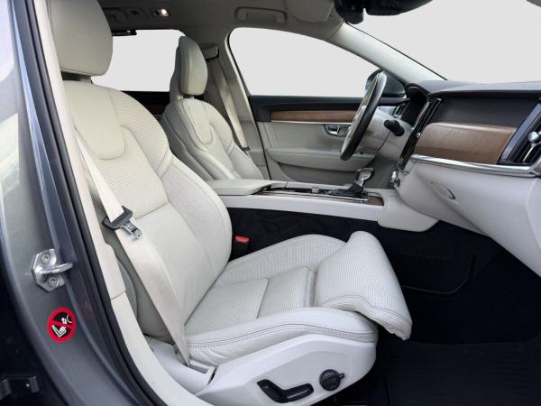 Pelēks Volvo V90 2016 Pērnava, ar dzinēja tilpumu 2.00 L un nobraukumu 181 tūkst. km par 20950 €, foto 6 vietnē AUTOMOTO.COM.LV