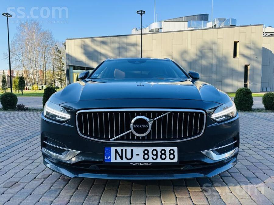 Grey Volvo V90 2017 in Riga, with an engine capacity of 2.00 L and mileage of 196 thousand km for 27500 €, photo 3 on AUTOMOTO.COM.LV