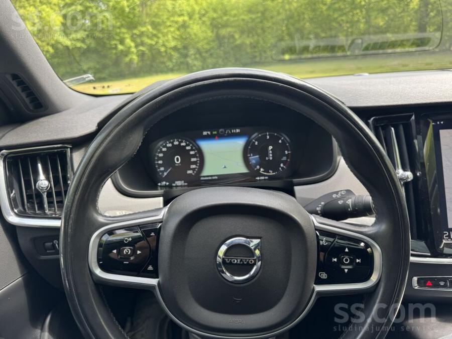 Grey Volvo V90 2017 in Liepaja, with an engine capacity of 2.00 L and mileage of 253 thousand km for 16550 €, photo 12 on AUTOMOTO.COM.LV