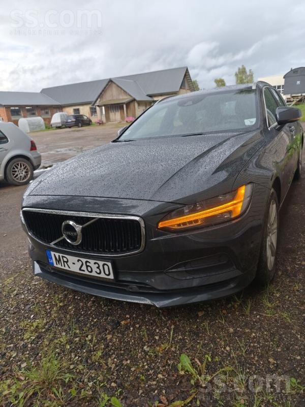 Grey Volvo V90 2017 in Cesis, with an engine capacity of 2.00 L and mileage of 0 thousand km for 17000 €, photo 2 on AUTOMOTO.COM.LV