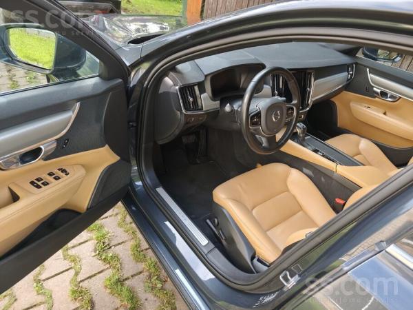 Grey Volvo V90 2017 in Cesis, with an engine capacity of 2.00 L and mileage of 0 thousand km for 17000 €, photo 3 on AUTOMOTO.COM.LV