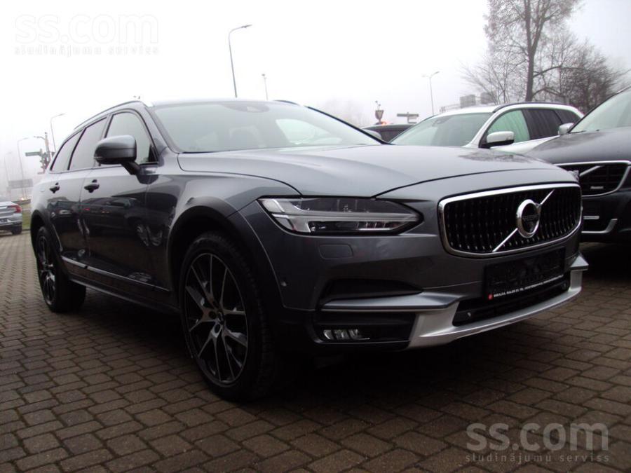 Grey Volvo V90 2017 in Riga, with an engine capacity of 2.00 L and mileage of 225 thousand km for 24500 €, photo 2 on AUTOMOTO.COM.LV